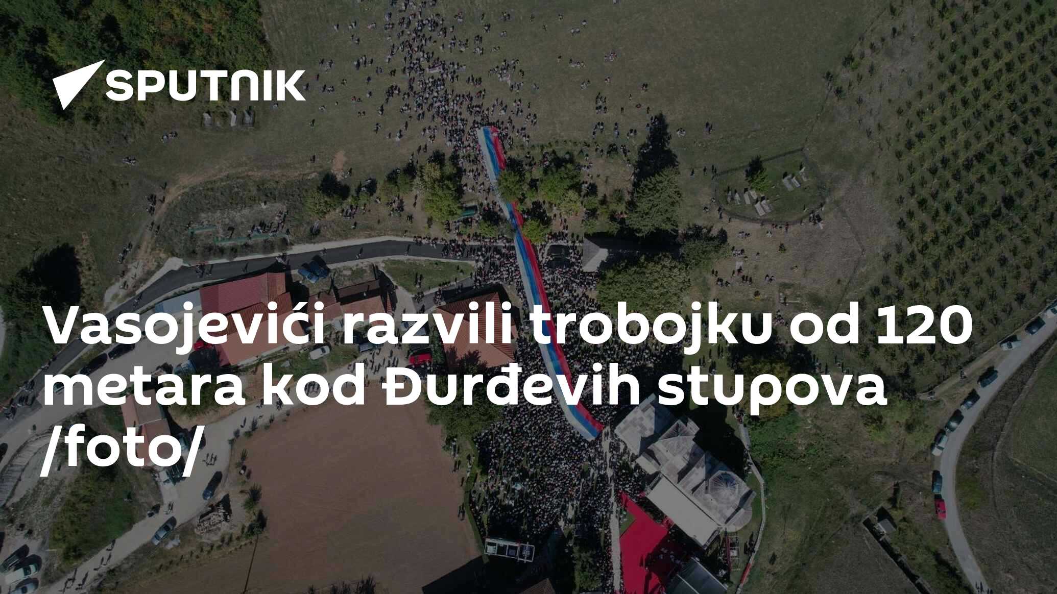 Vasojevići razvili trobojku od 120 metara kod Đurđevih stupova /foto/