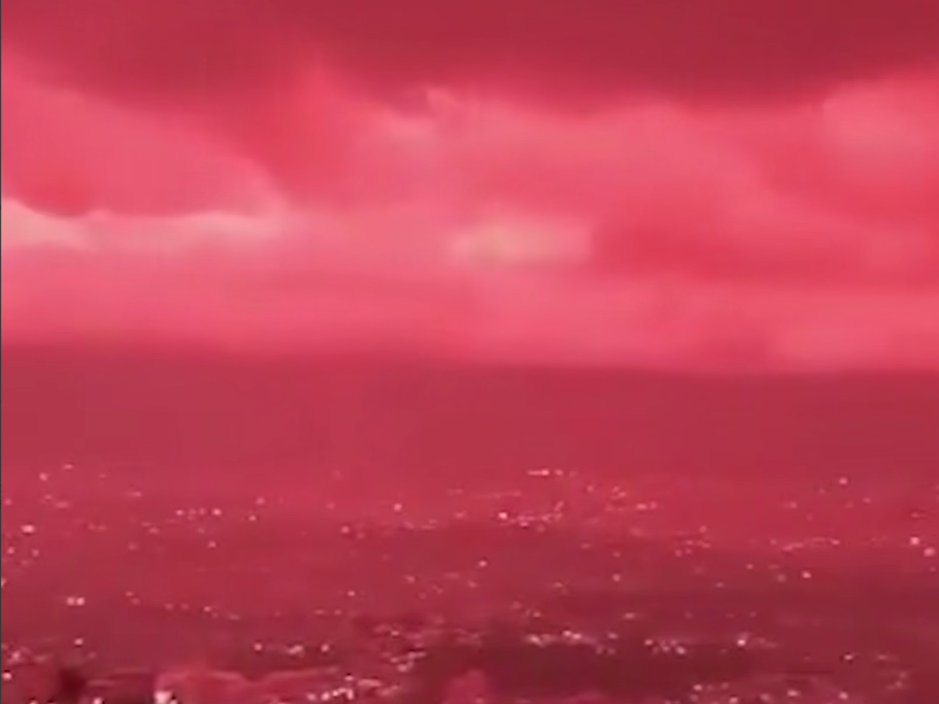 Crveno nebo iznad Venecuele /video/ - 02.07.2026, Sputnik Srbija